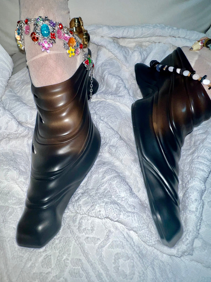 BHIVE Magma Mules Amber – APOC STORE