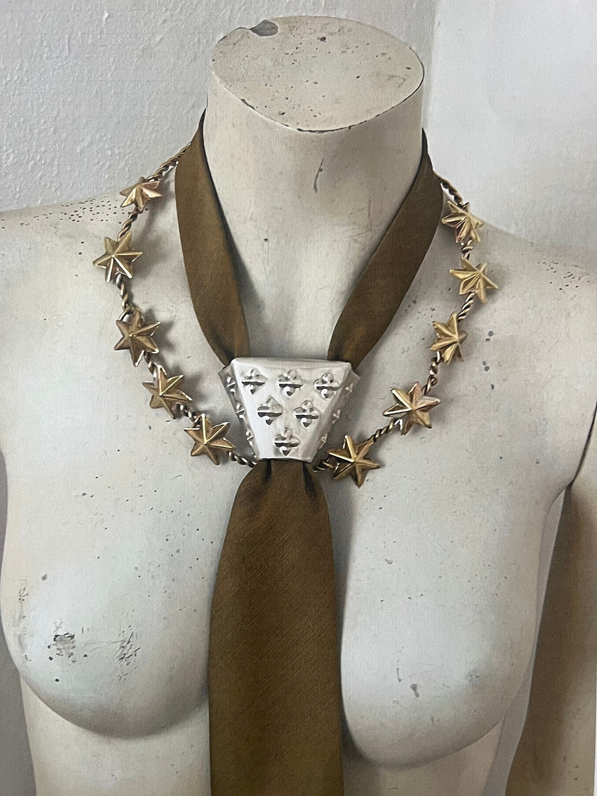 ZWYRTECH Royal Tie Guard (Silver) – APOC STORE