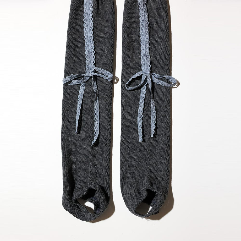 SAENGIN STUDIOS LACE RIBBON LEG WARMER LIGHT BLUE – APOC STORE