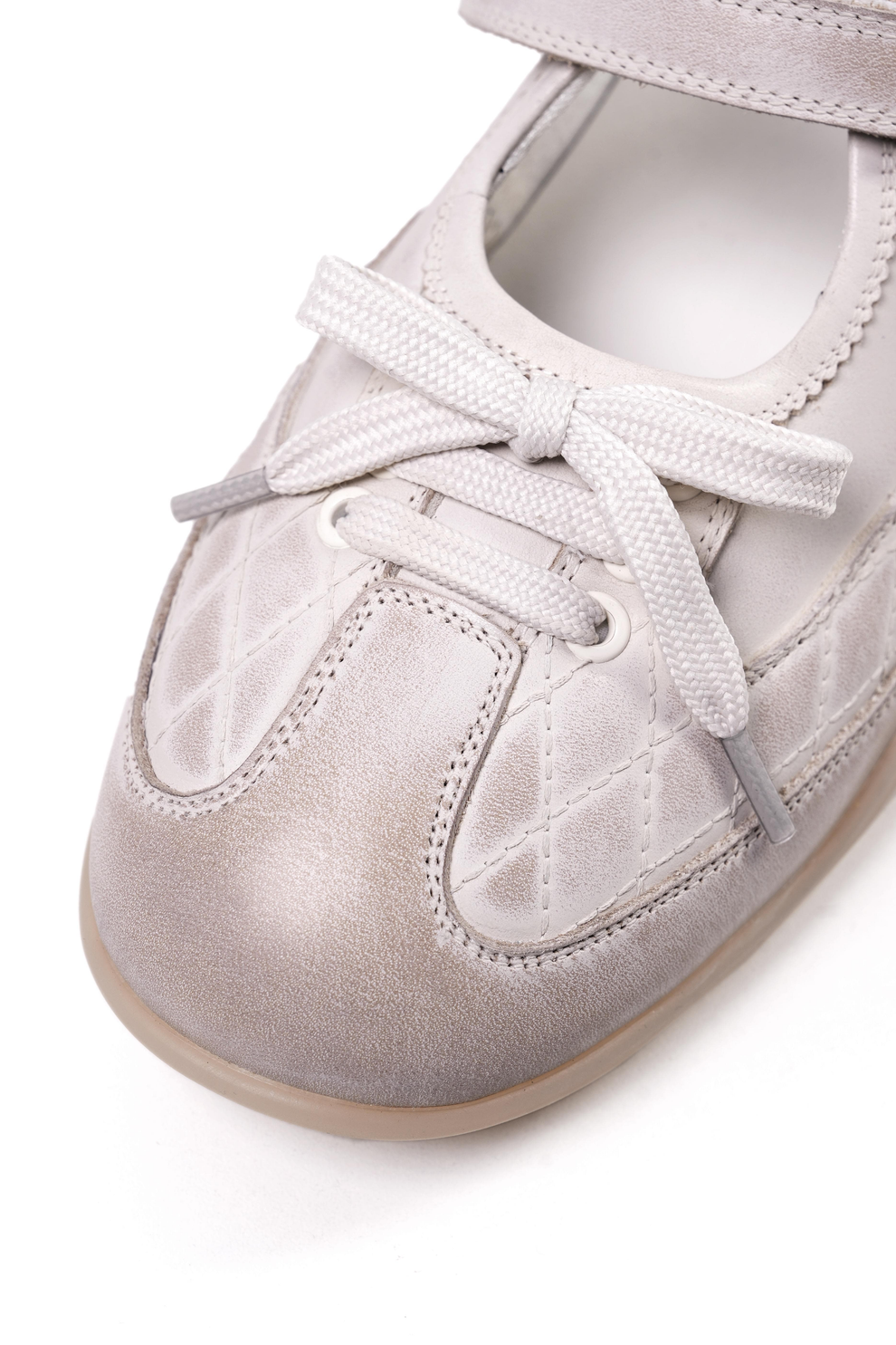 EMPTY BEHAVIOR GO VACAY - Sports Mary Jane White – APOC STORE