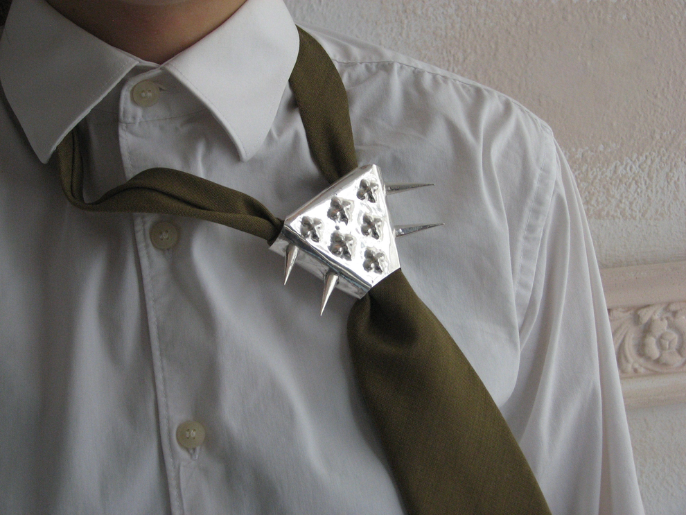 ZWYRTECH Silver Tie Guard – APOC STORE