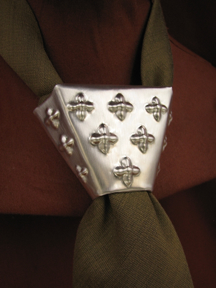 ZWYRTECH Royal Tie Guard (Silver) – APOC STORE