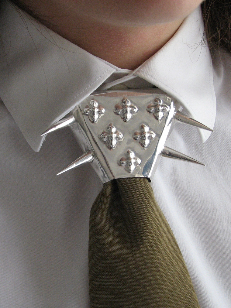 ZWYRTECH Silver Tie Guard – APOC STORE